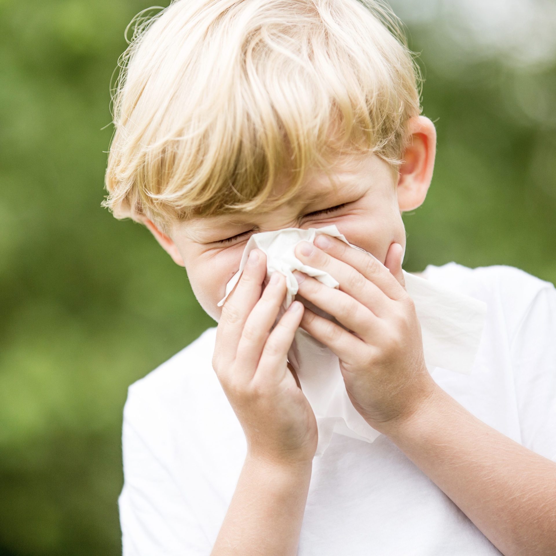 Cum sa scapi de simptomele provocate de rinita alergica? - Doctor MiT